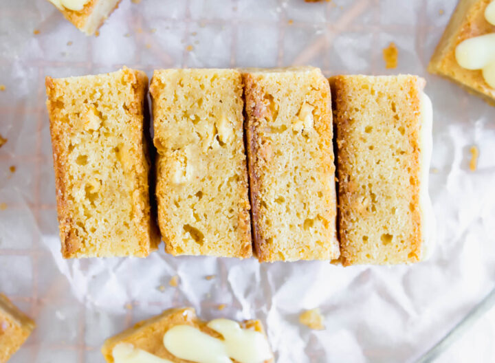 Blondies con Manteca Caramelizada y Chocolate Blanco - Bake and Share